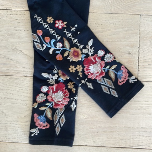 Johnny Was | Pants & Jumpsuits | Johnny Was Embroidered Leggings In ...